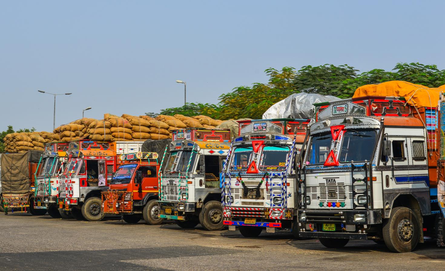 5 Steps to Start a Transportation Business in India - Roadwe Blog
